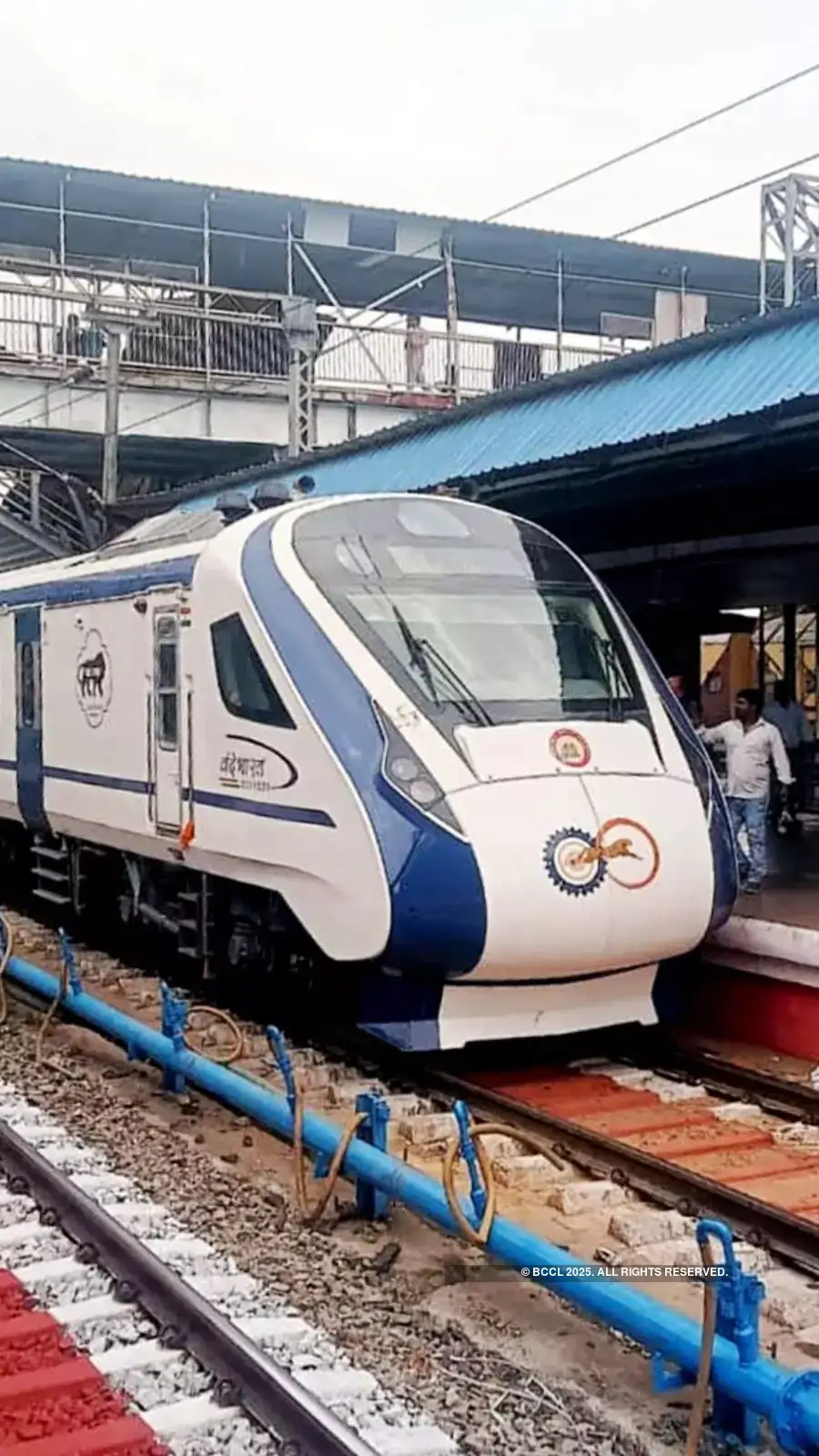 Indian Fastest Train Images