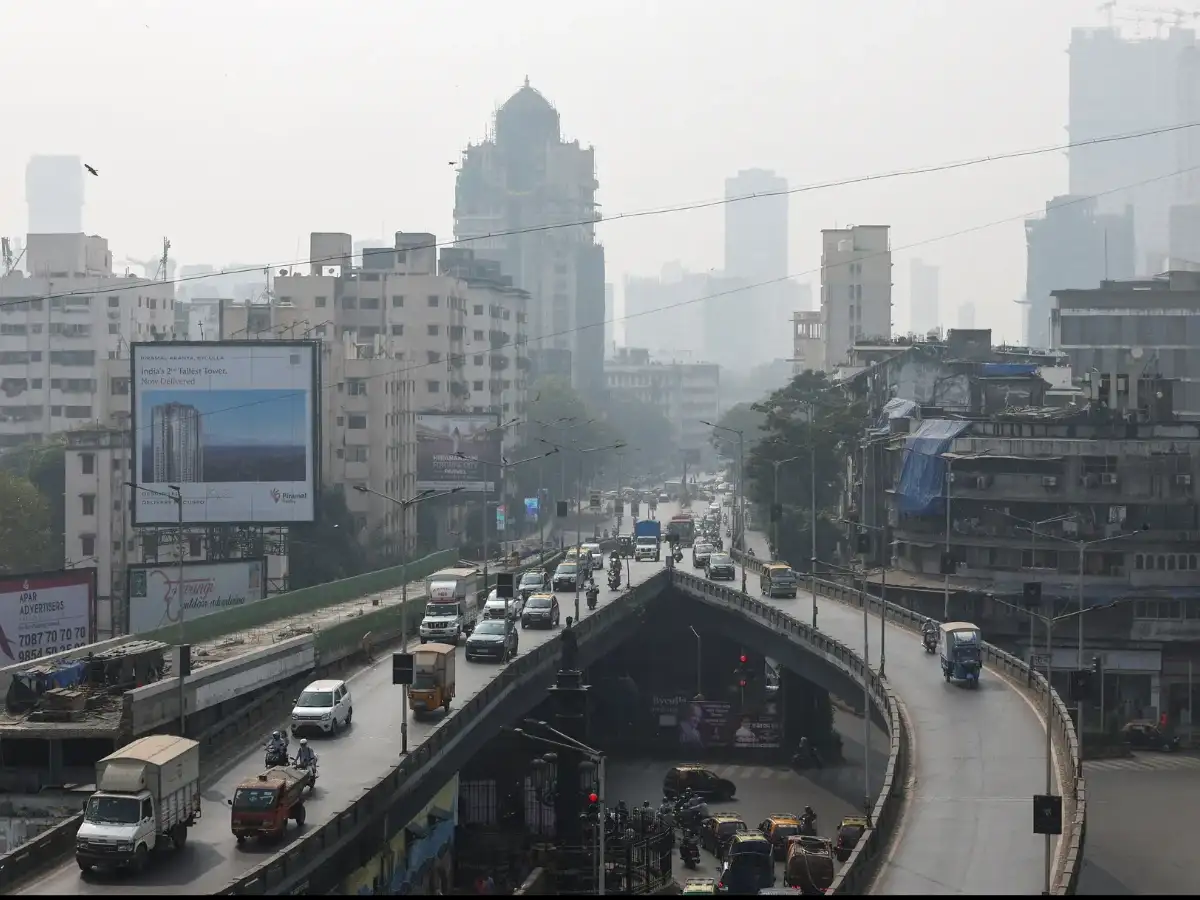 "Signal Shala": Mumbai flyover school offers big…