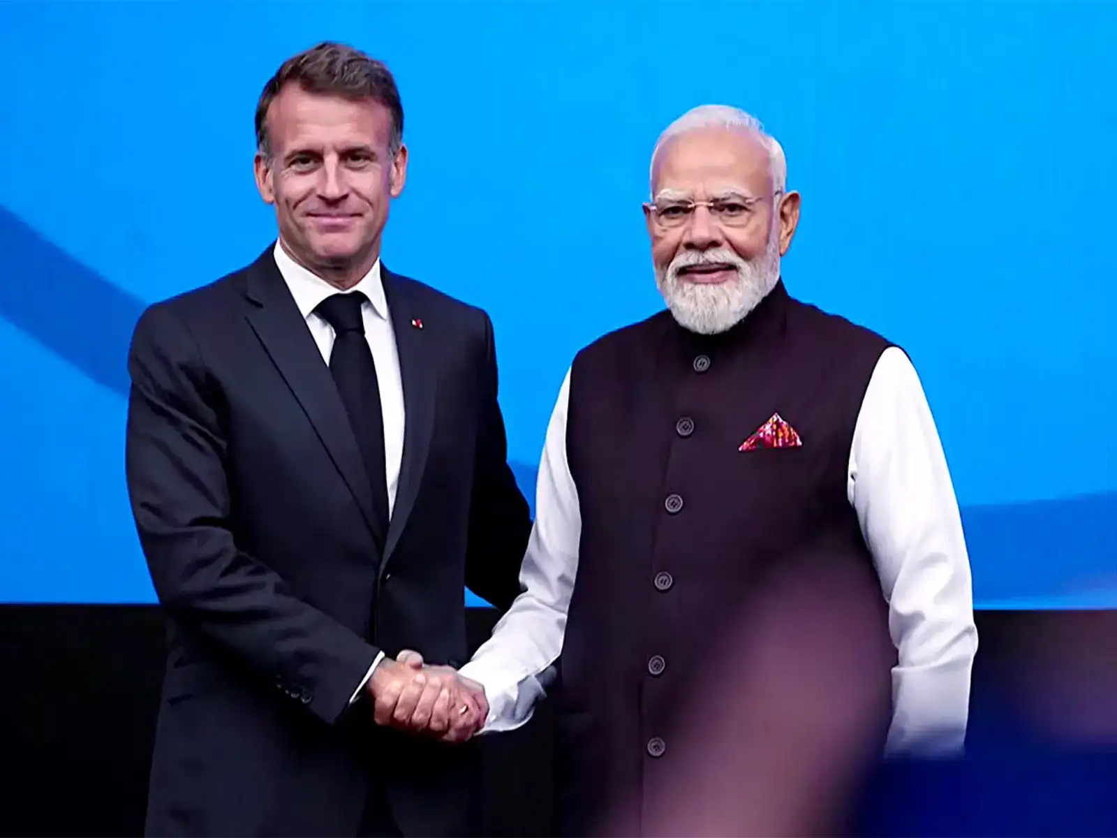 Modi, Macron hold bilateral talks in France; discuss…