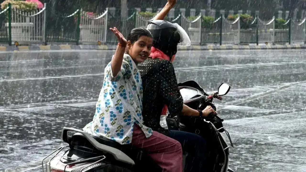 Delhi, Noida, Gurugram rain update: IMD issues yellow…