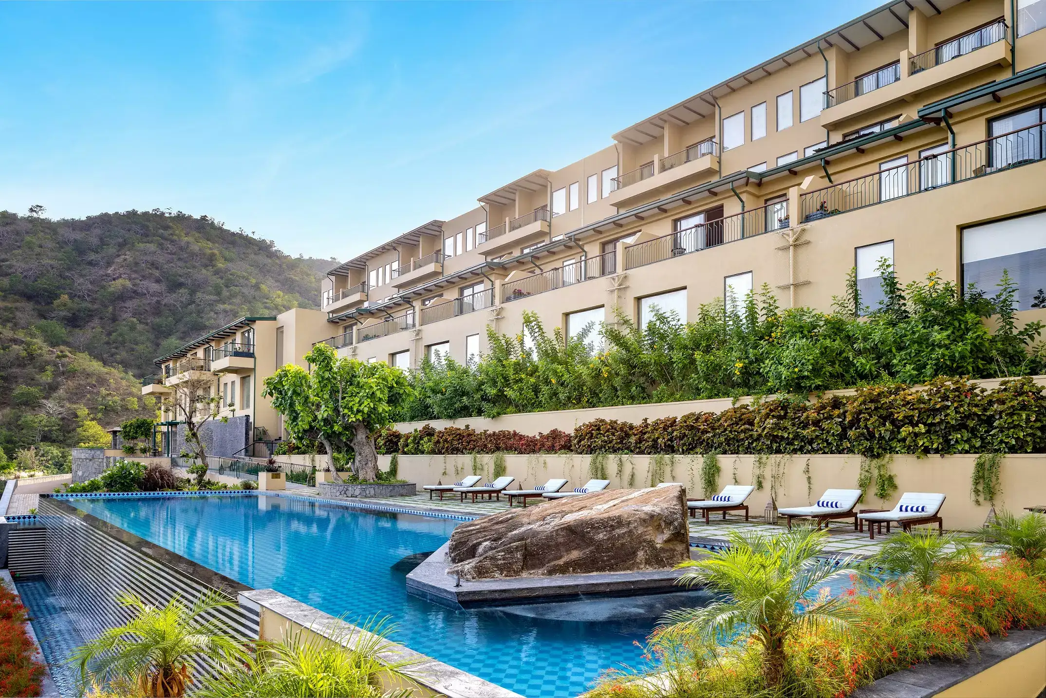 radisson blu resort: Radisson Hotel Group unveils its new Radisson Blu ...