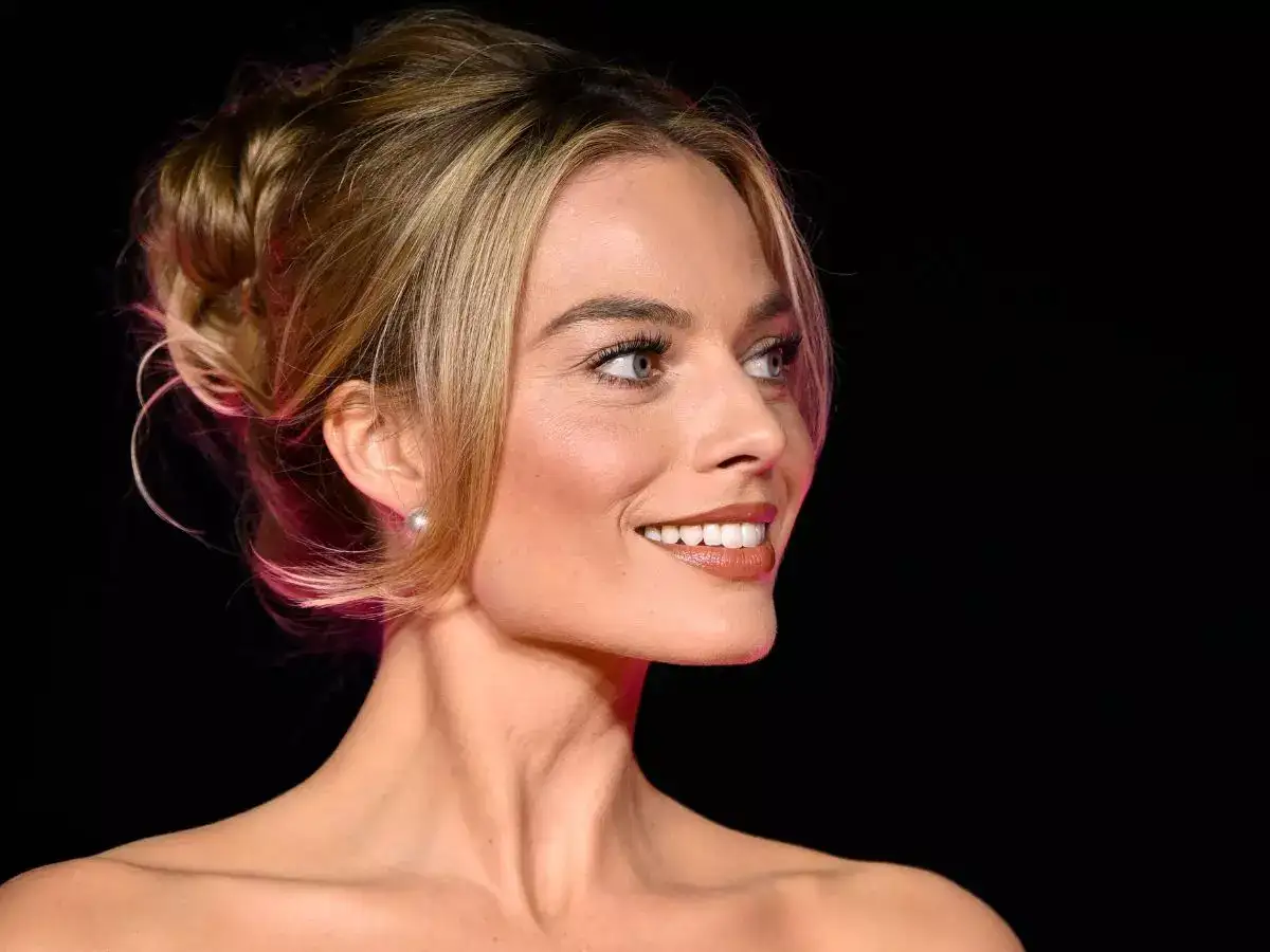 Margot Robbie: 'Barbie' star Margot Robbie reveals she cleared mother's ...