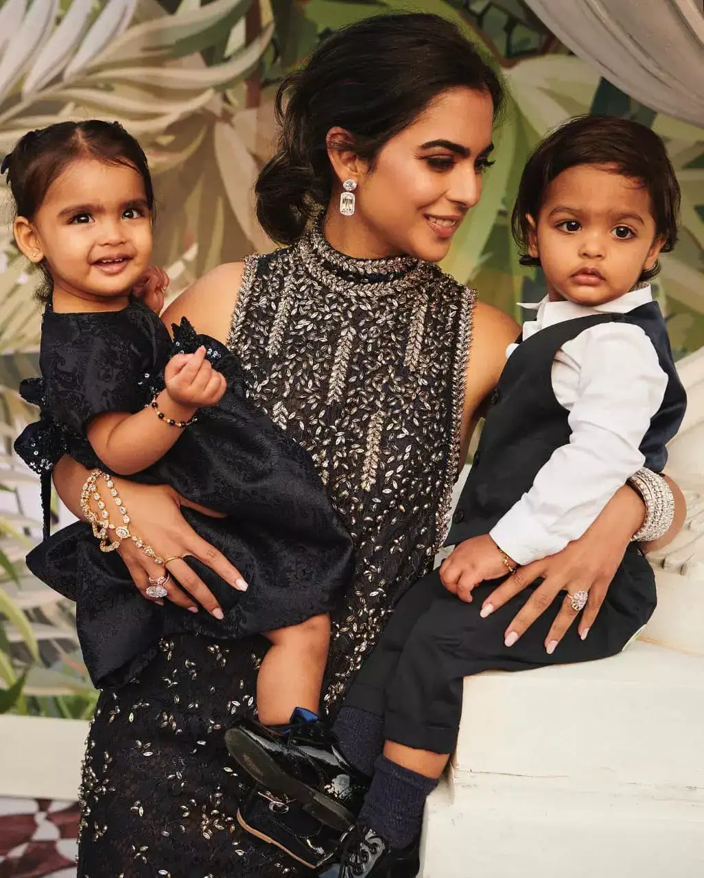 Ambani wedding: ARt of Love: Anant Ambani-Radhika Merchant pay emotional tributes amidst lavish ...