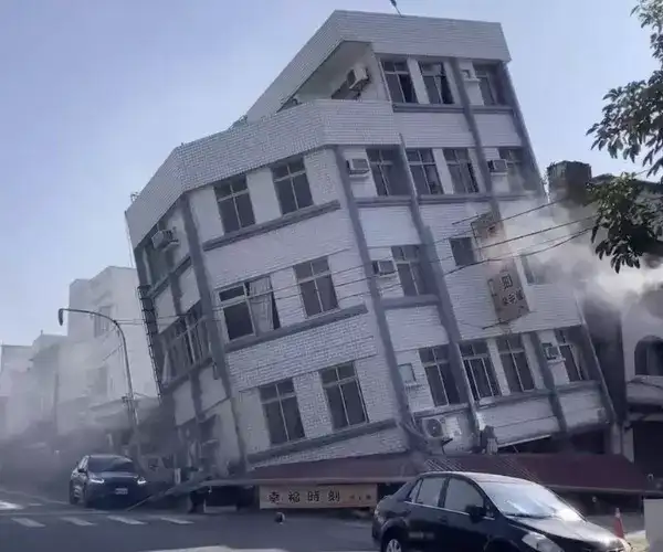 Taiwan earthquake: From trembling bridges to houses collapsing, videos ...