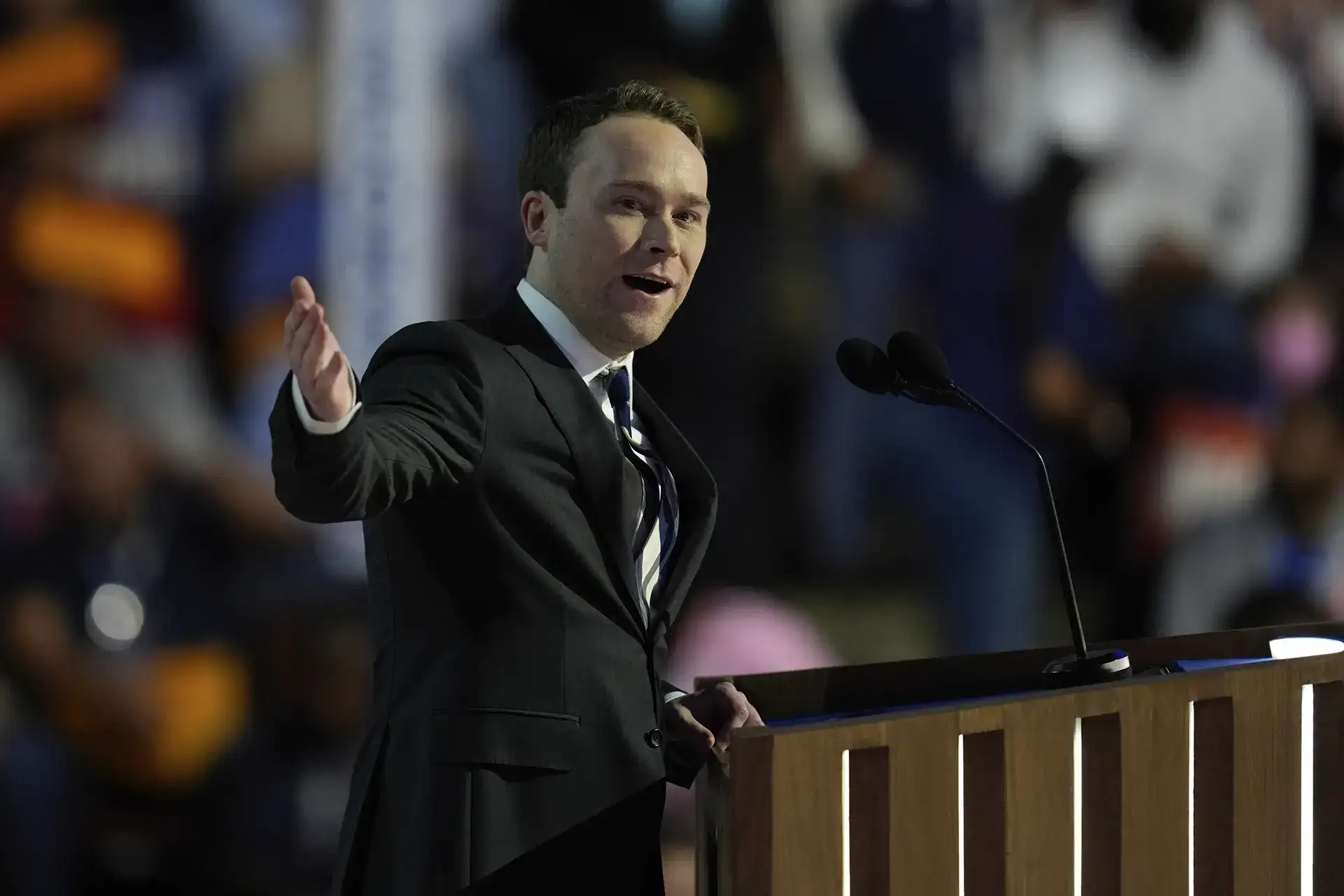 All about Ella and Cole Emhoff, the stepkids of Kamala Harris who call ...