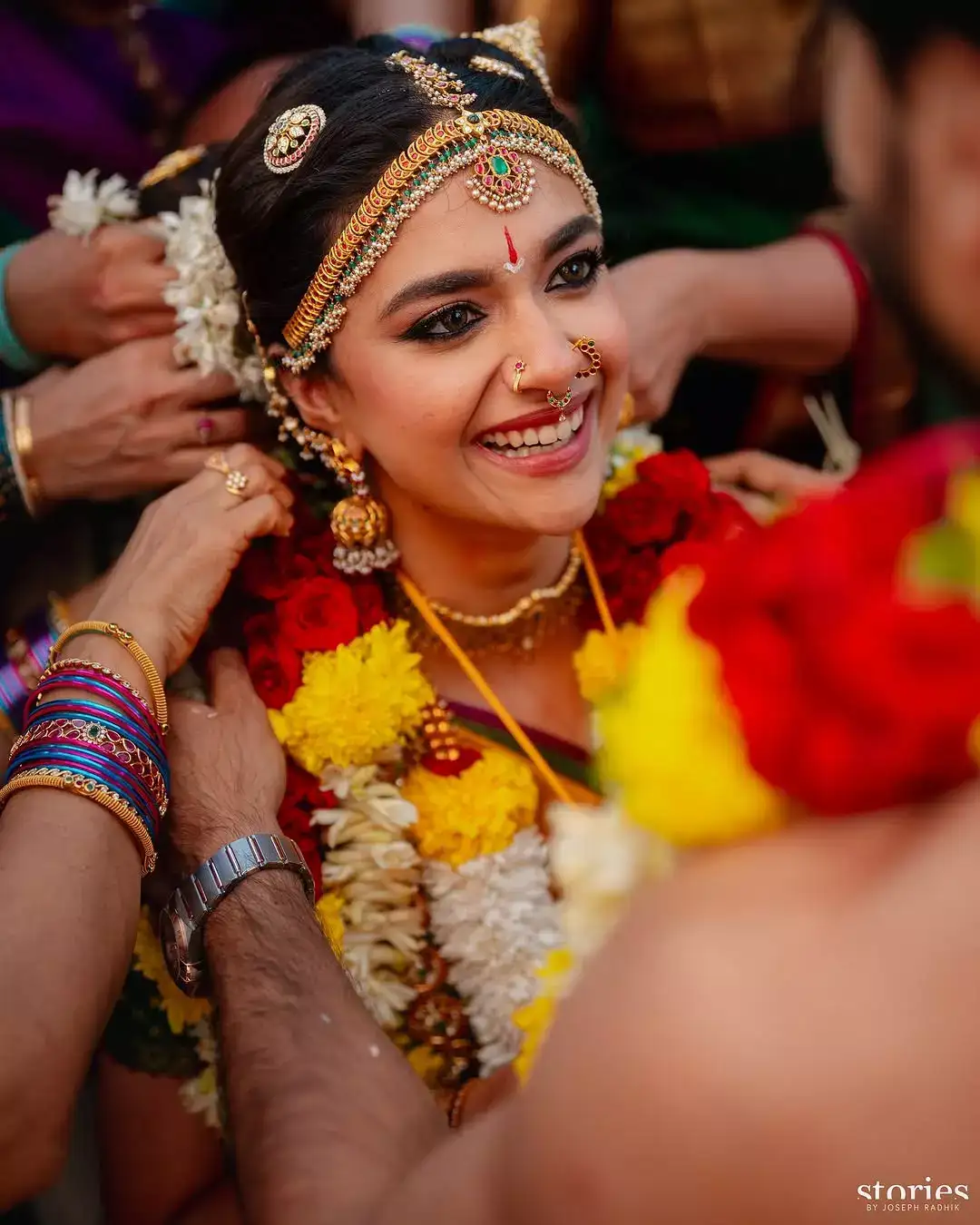 Decoding Keerthy Suresh’s bridal dress and jewellery: From madisar ...