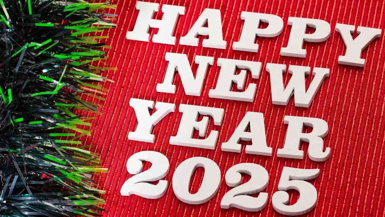 Happy New Year 2025 Wishes: 70+ unique messages, quotes you can send to ...