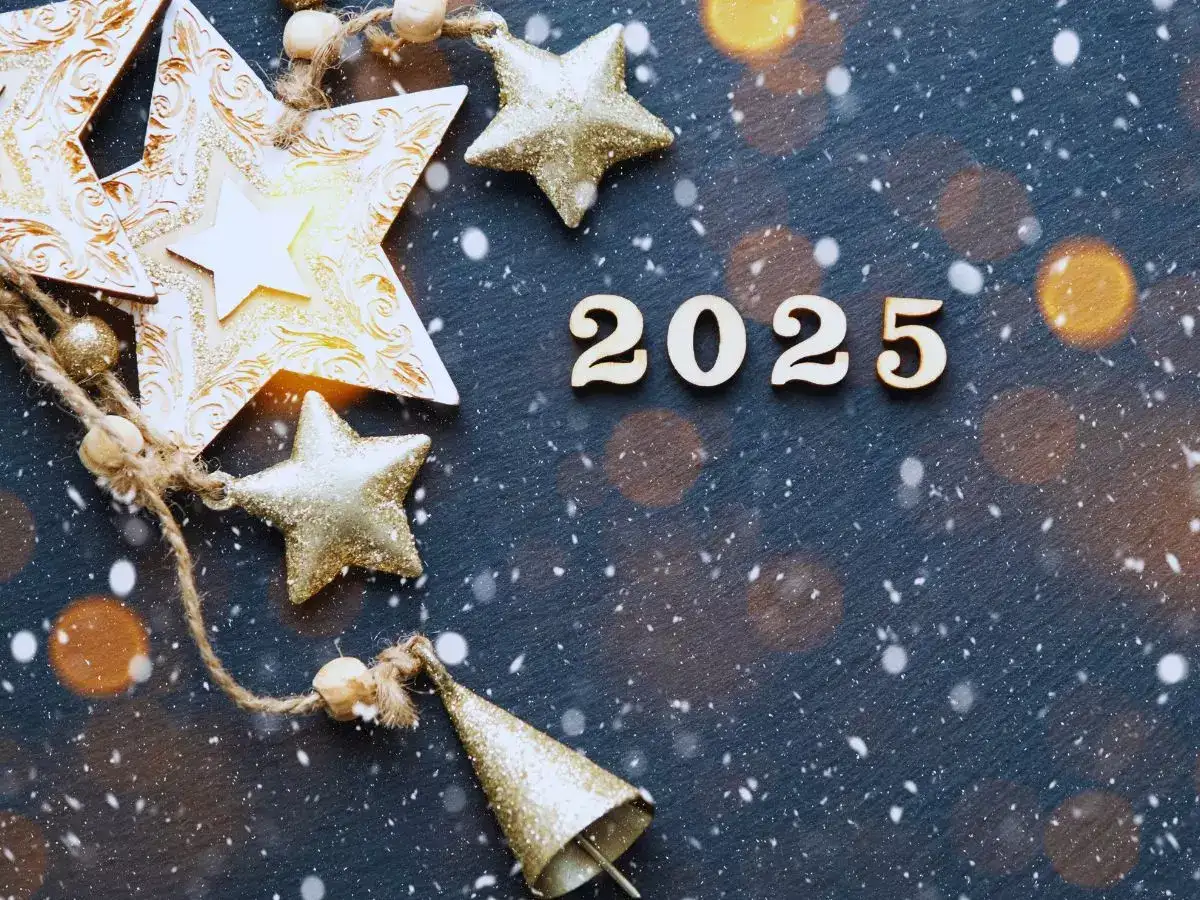 happy new year gif: Happy New Year Wishes 2025: Share Heartfelt ...