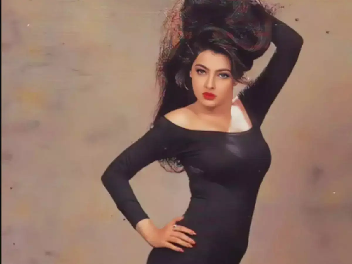 Mamata kulkarni embraces sanyaas at Maha Kumbh. From glamourous actress to spirituality, her ...