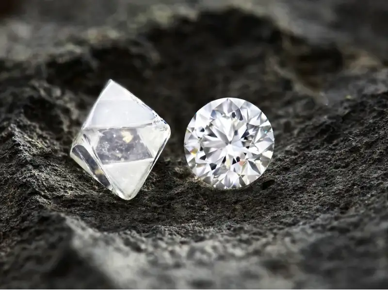 Lab-Grown vs. Natural Diamonds: Uncovering the True Environmental ...