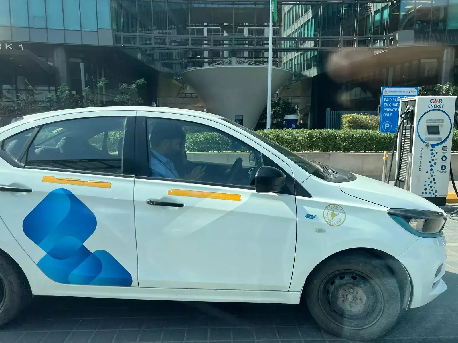 End trip for BluSmart? Behind the EV ride-hailing company’s deepening ...
