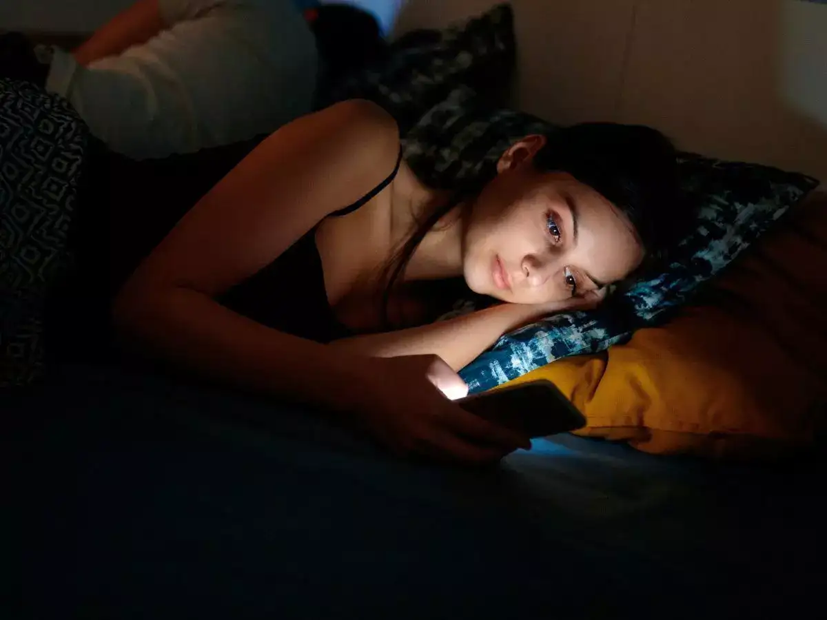 How 'doomscrolling' before bed is wrecking your health? New study confirms our fears - The ...
