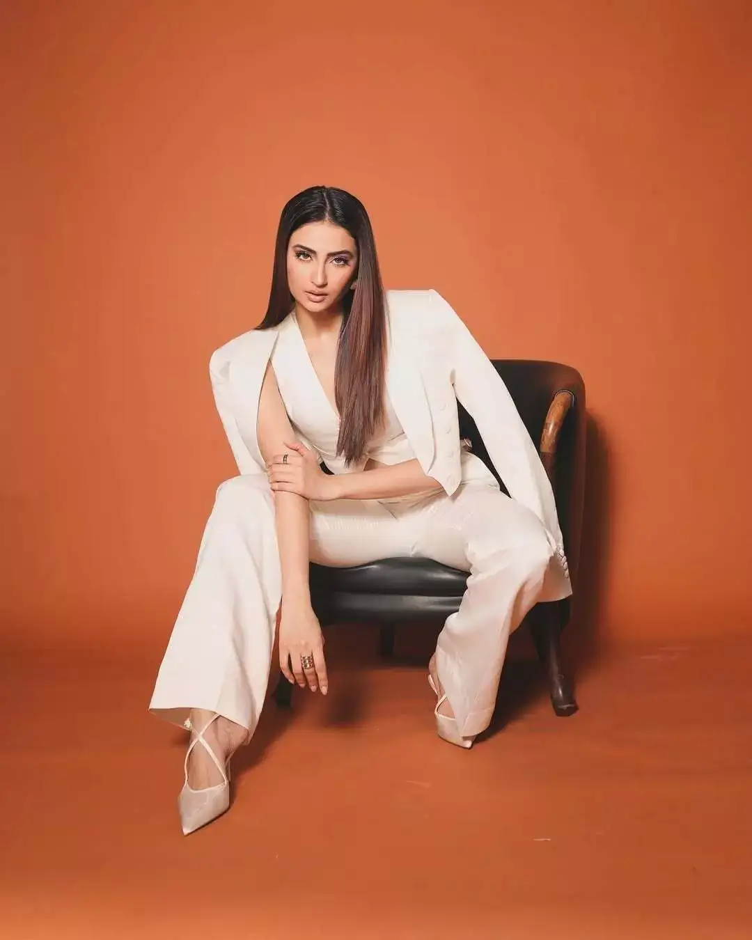 Palak Tiwari had to be lifted by a man from car at her The Bhootnii ...