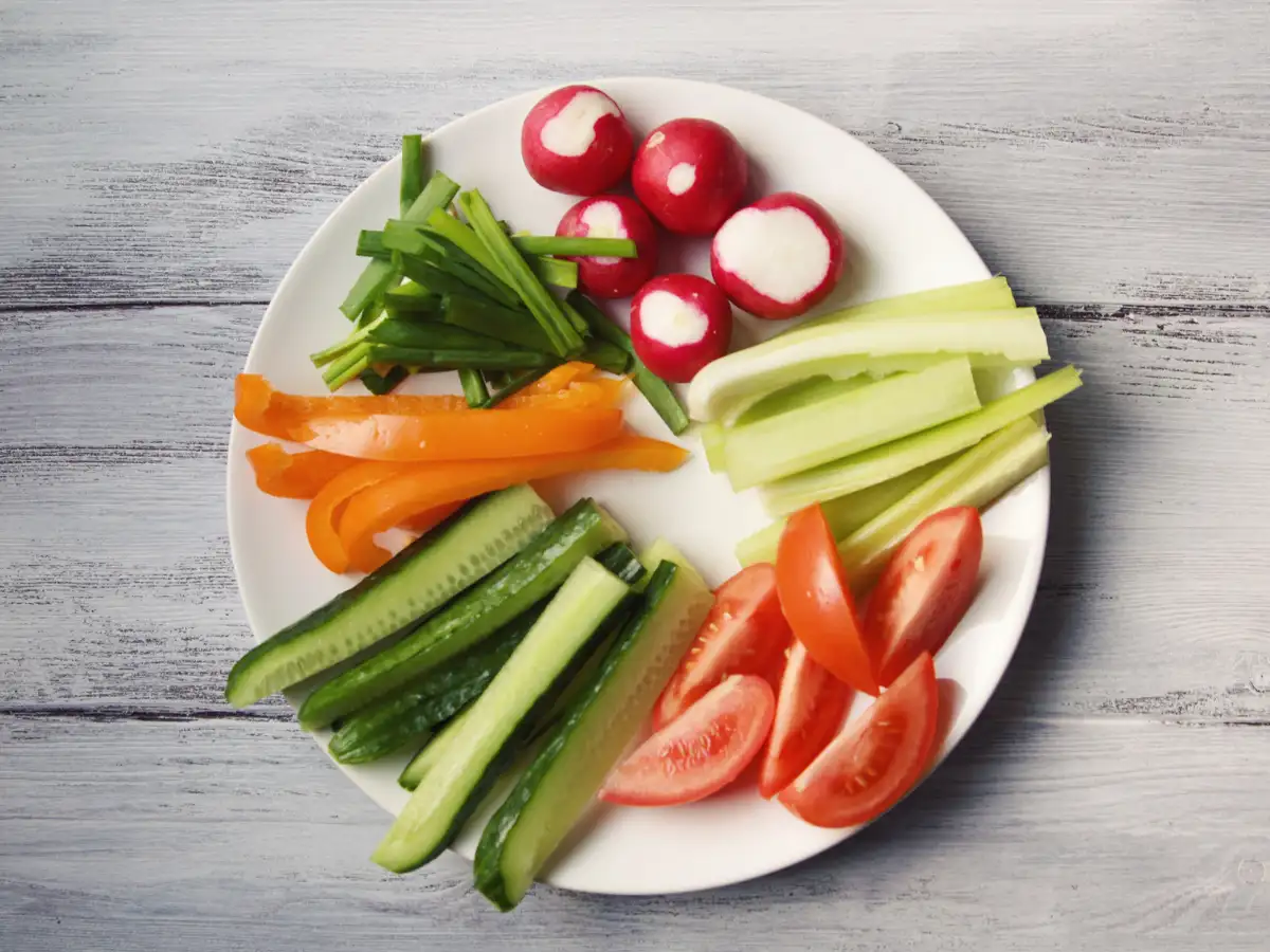 Raw vs cooked veggies: Which is better for your gut health and how to ...