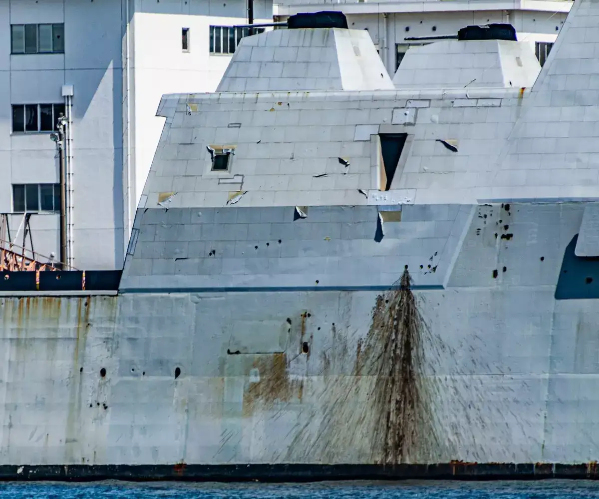 US stealth destroyer USS Michael Monsoor’s paint peeling, oil leaking ...