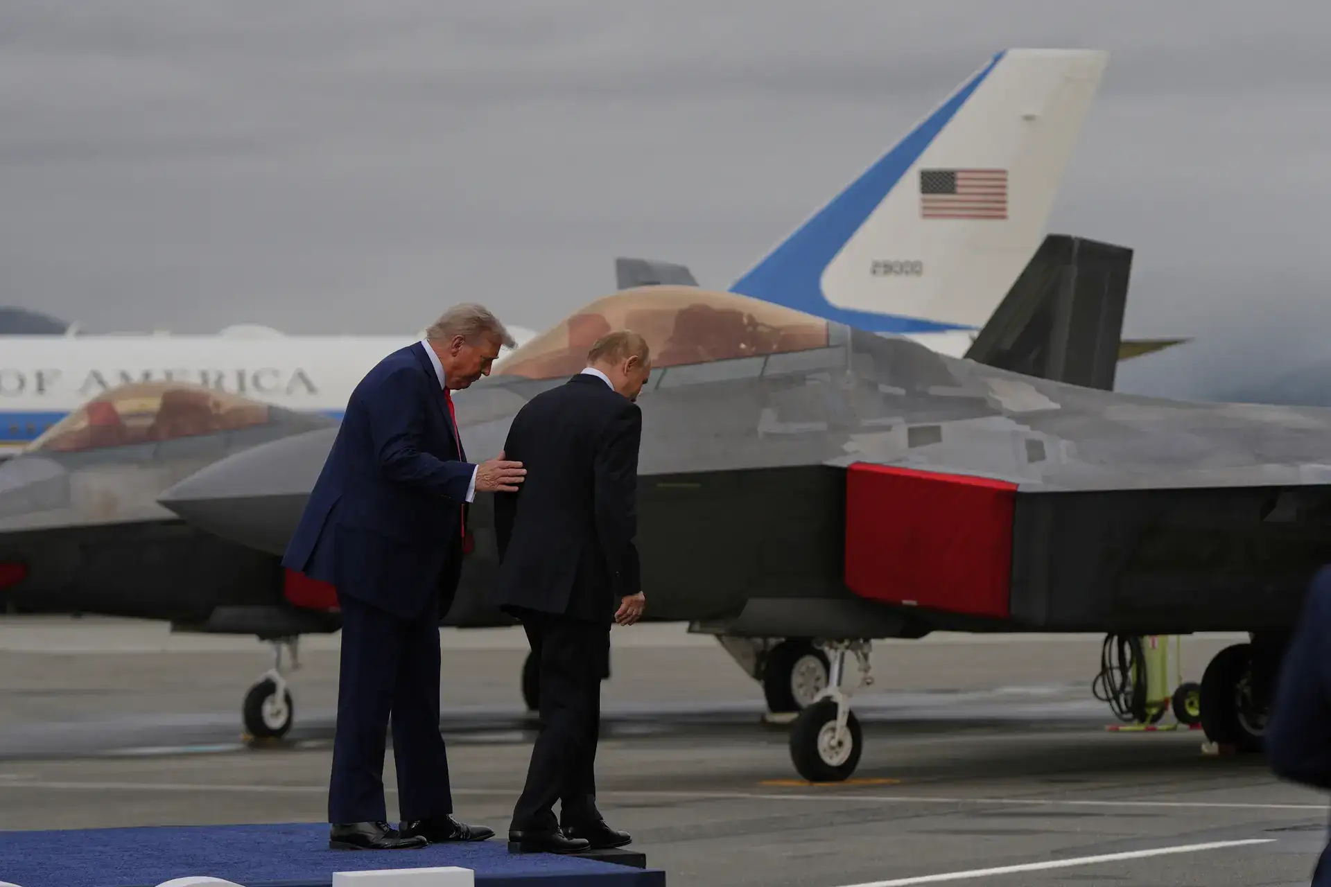Lip reader reveals Putin Trump Alaska exchange: Mics missed it, but lip ...