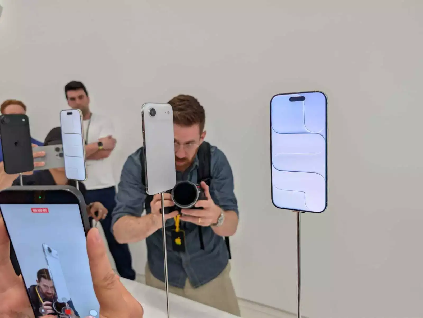 How thin is the iPhone 17 Air? Take a look at close-up photos from ...