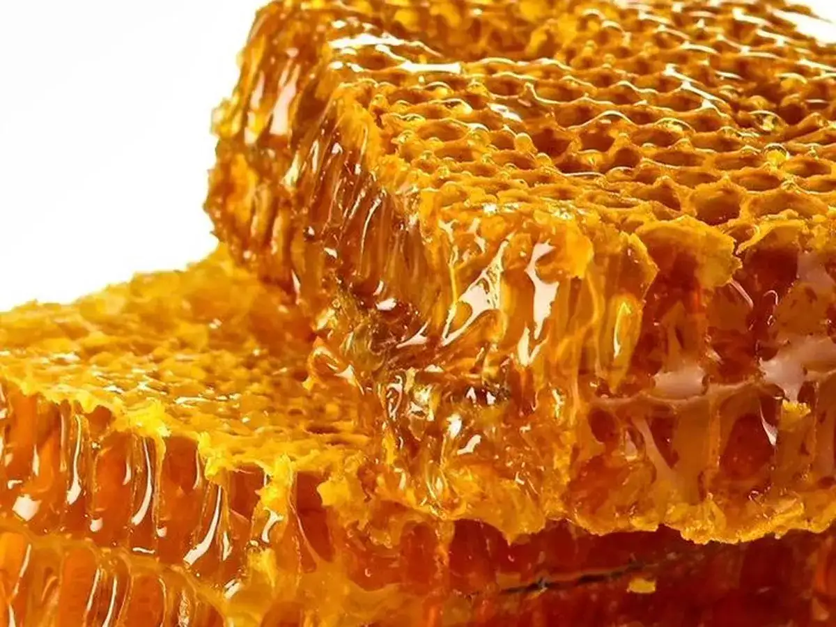 Is honey the ideal sugar substitute? Discover its unique and surprising ...