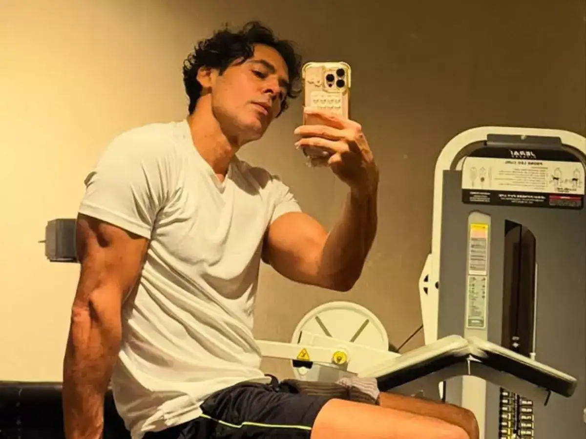 Dino Morea, 50, drops jaw-dropping workout clips. Take a look at his ...
