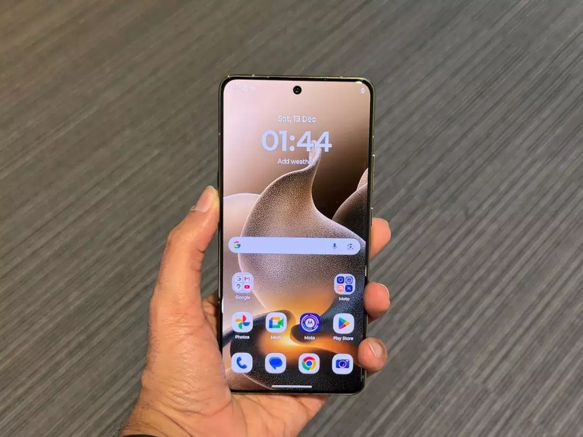 Motorola Signature review: A polished flagship debut that plays it safe, but gets the ...