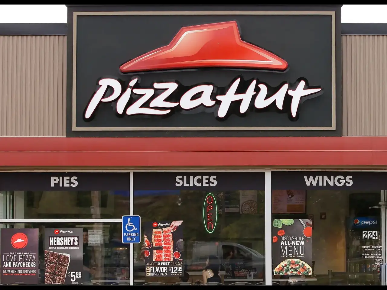 Pizza Hut's AI system promised 30-minute delivery, now it's facing 45 ...