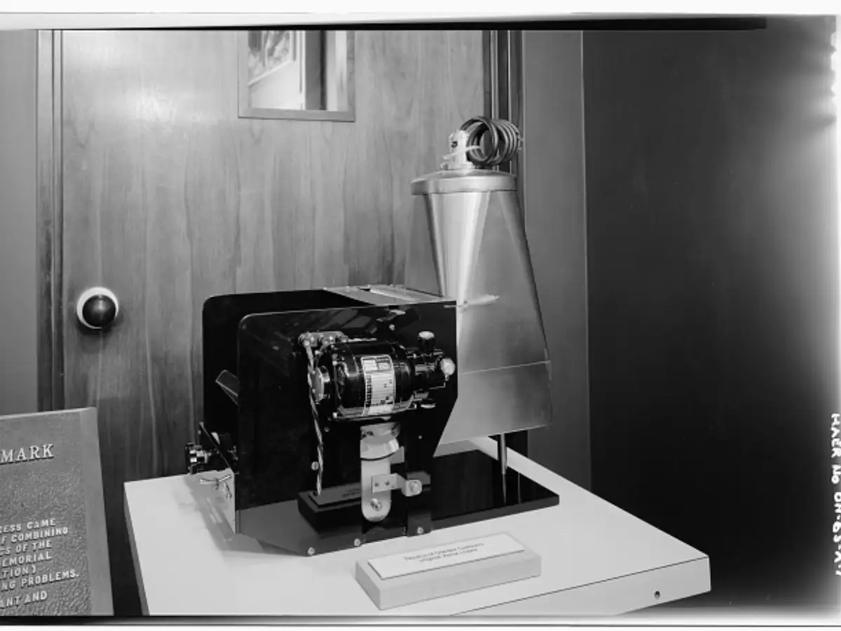 In 1938, a patent clerk rubbed sulfur onto a metal plate and copied a ...