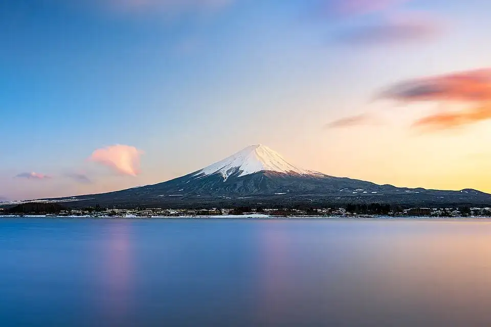 A volcano that grows taller in the rain? Mount Fuji has been hiding a ...
