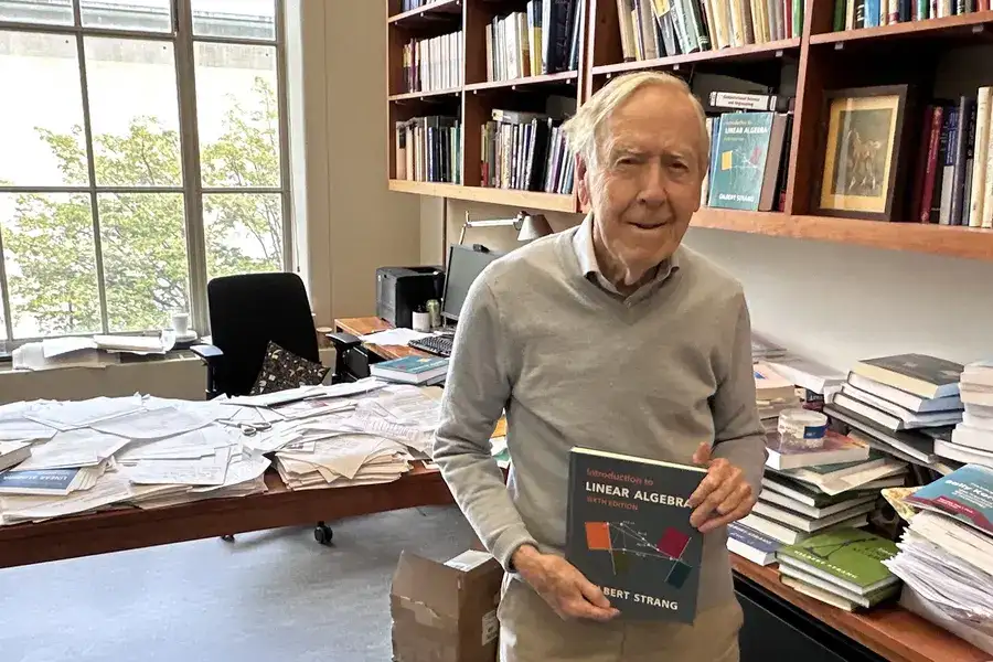 The MIT professor who taught the math behind every AI tool for 61 years ...
