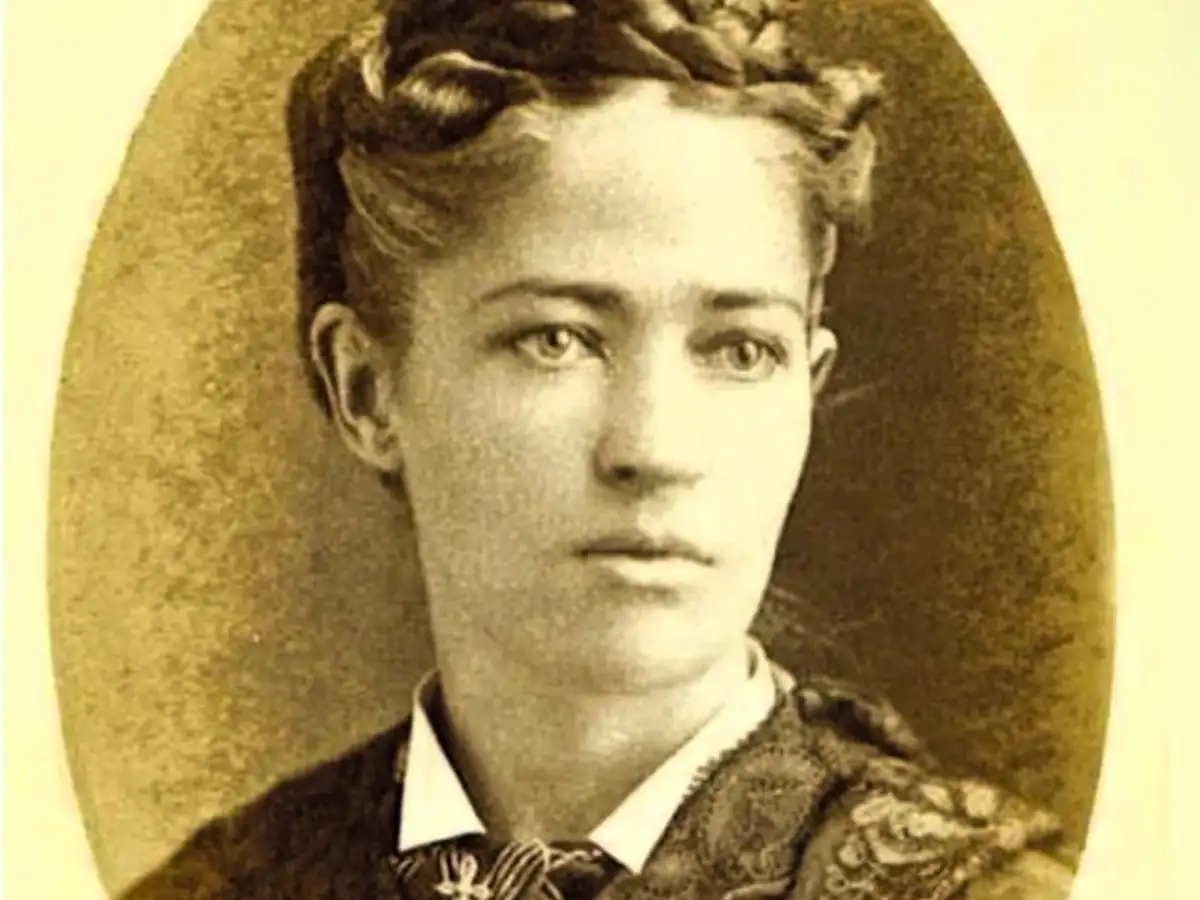In 1886, a wealthy hostess tired of broken crockery built a machine ...