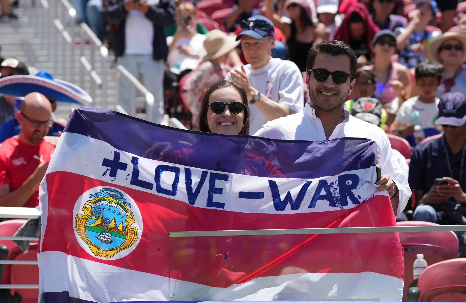 World Cup 2026 day 3 in photos: The most eye-catching and gorgeous fans ...