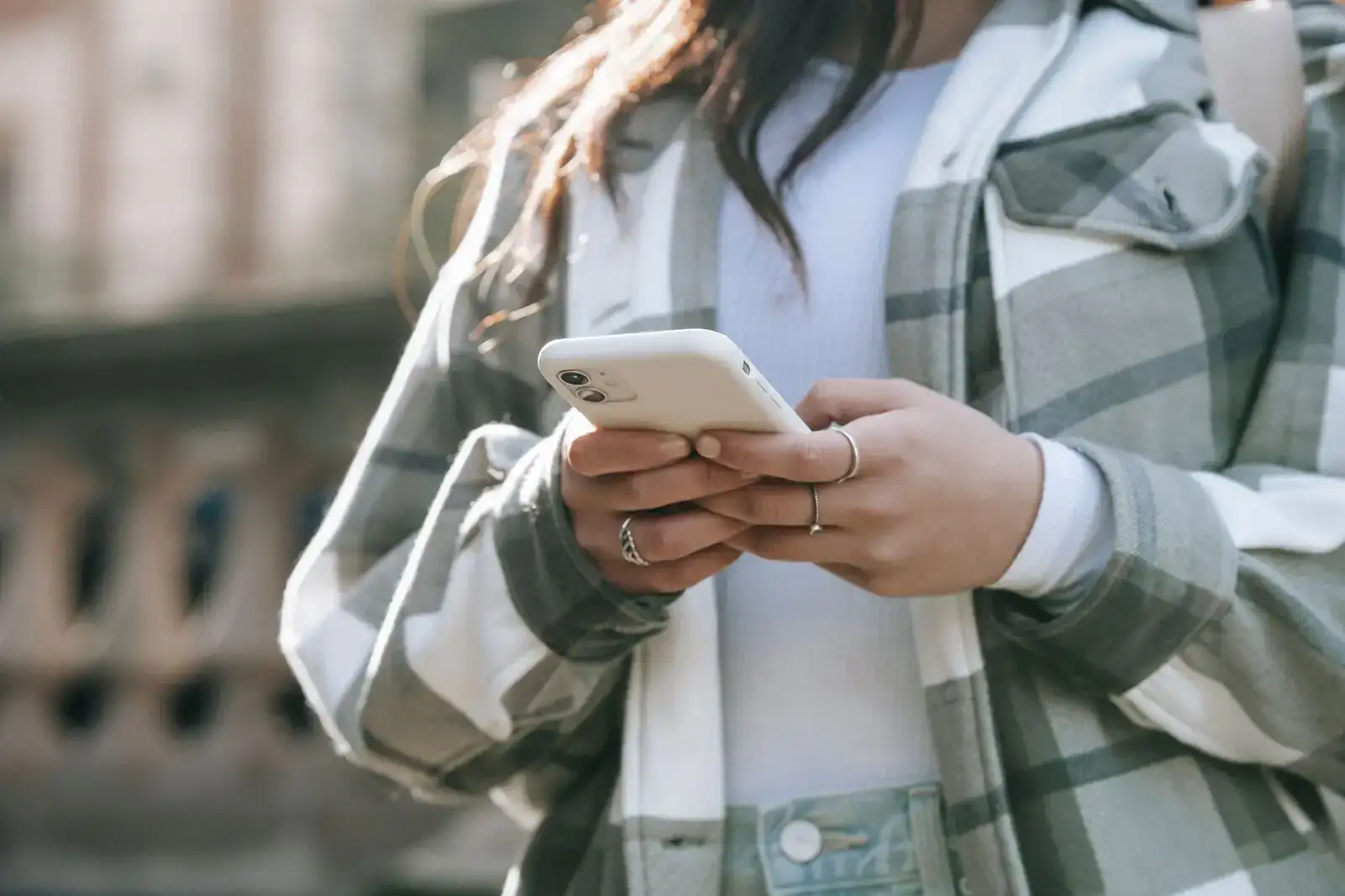 Psychology says people who prefer texting over phone calls aren't ...