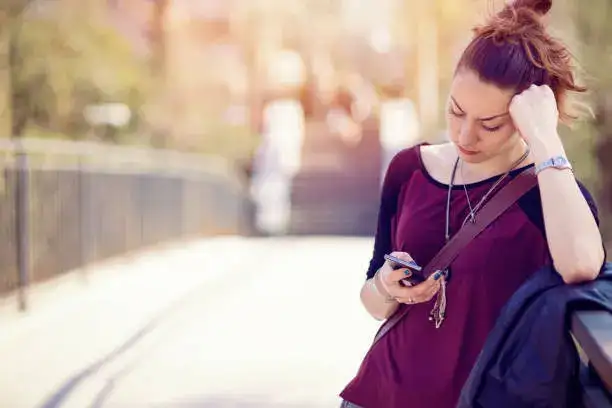 psychology of waiting for messages: Psychology says people who keep ...