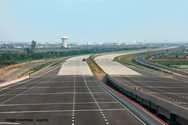 Yamuna Expressway: Interesting facts & pictures - The Economic Times