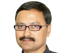 Meet Bharat Parekh & Ravi Jethani: LIC agents with bigger pay than ...