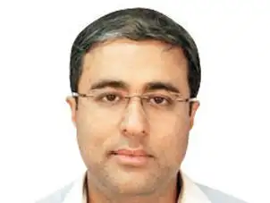 Meet Bharat Parekh & Ravi Jethani: LIC agents with bigger pay than ...