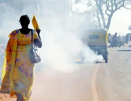 Two-stroke scooters are 'super-polluters': Study - The Economic Times