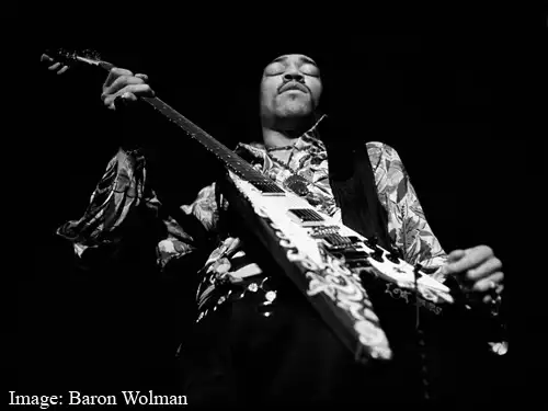 Gibson's new photo exhibit captures rockstars with their famous guitars ...