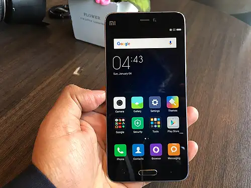 Xiaomi Mi5: First impression! - The Economic Times