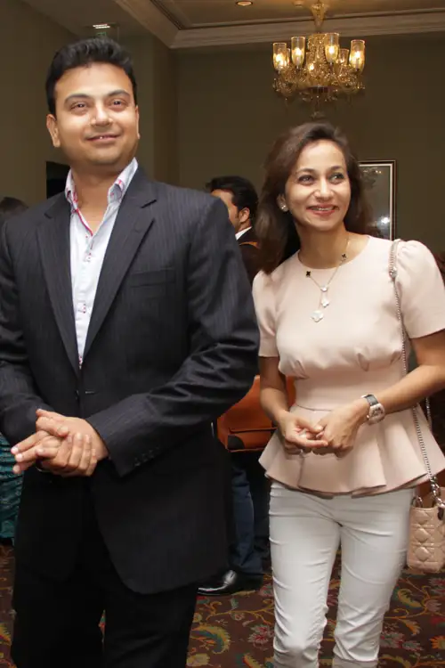 Michelle Poonawalla & Phiroze Vazifdar host art event in Mumbai - The ...