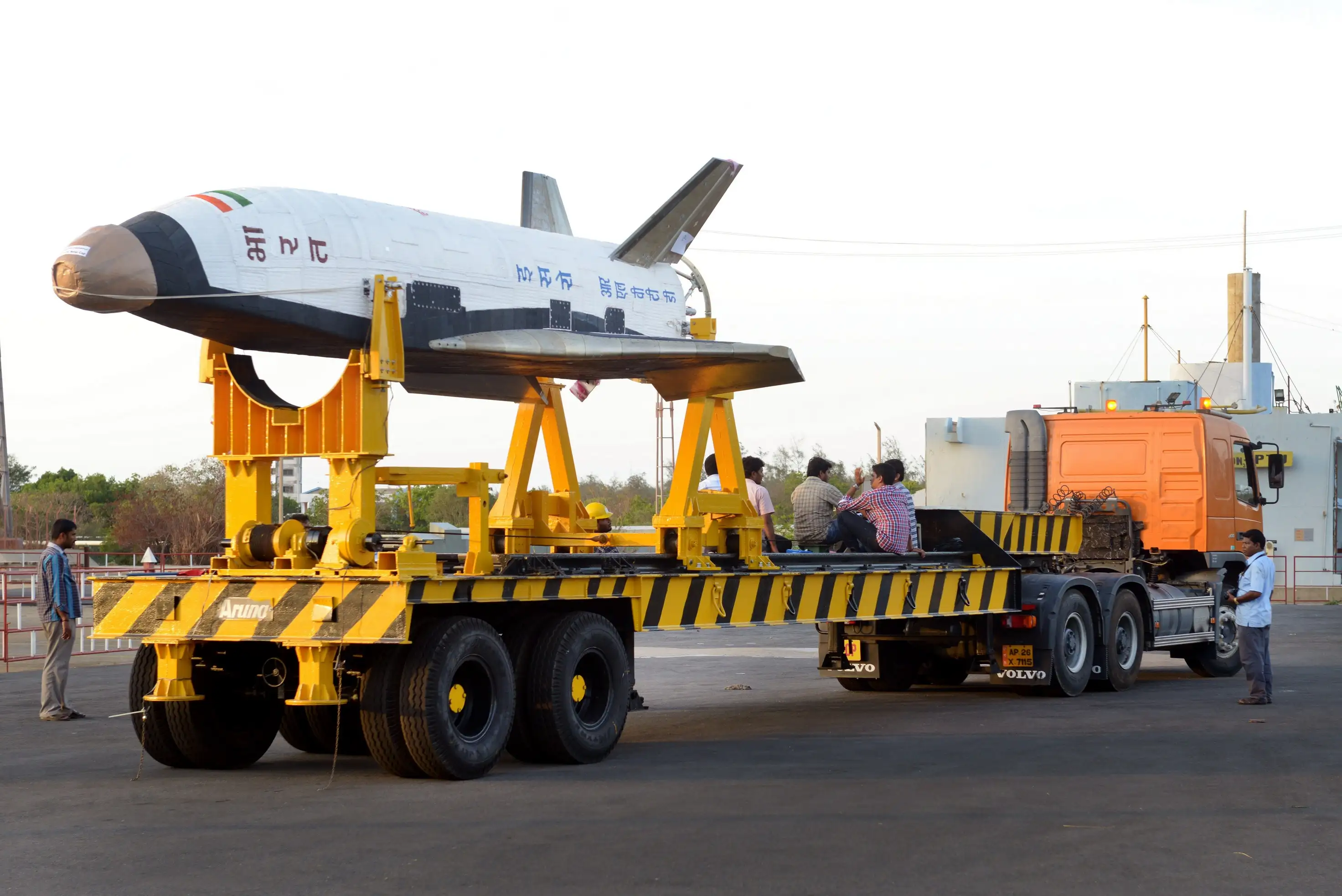 Astonishing images from India's first reusable space shuttle launch ...