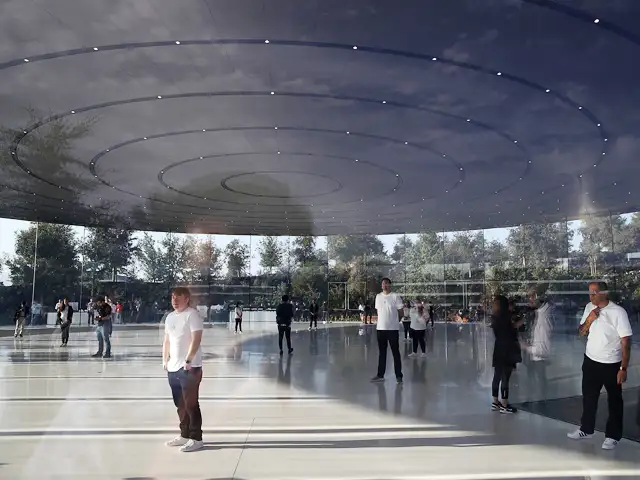 Steve Jobs: A walk in the 'Park'! Apple's sprawling new spaceship ...