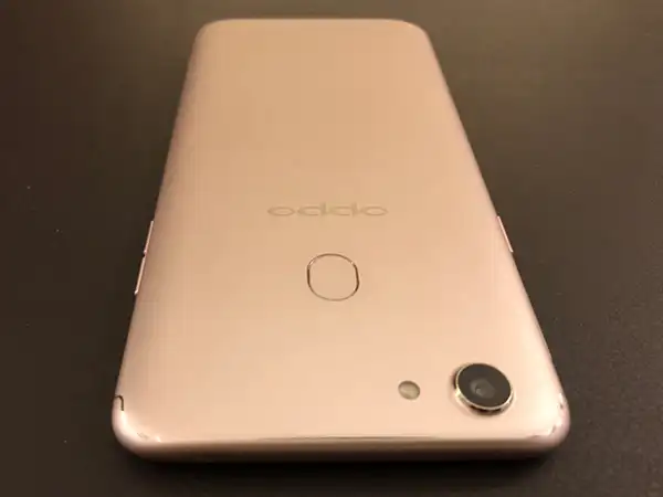 Oppo 5 Price and Specs: Oppo F5 with 20MP AI selfie camera, 18:9 ...
