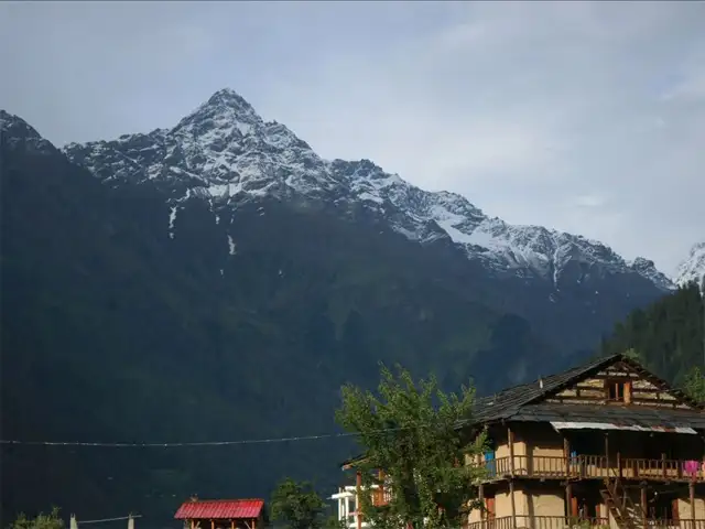 Head to Sonmarg, Pulga if you want to have winter vacation full of snow ...