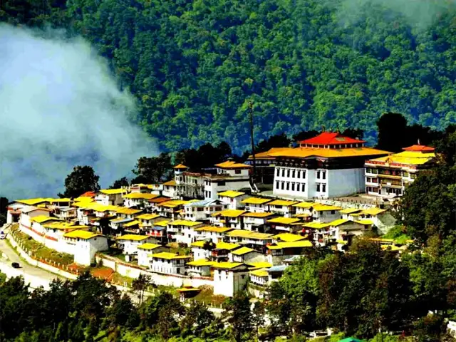 Head to Sonmarg, Pulga if you want to have winter vacation full of snow ...