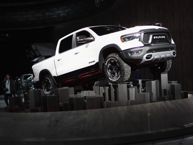 Detroit Auto Show: Fiat Chrysler battles premium cars with luxury pick ...