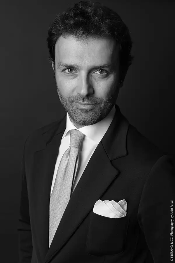 Stefano Ricci doesn't believe in 'luxury'; carries a no Wi-Fi Nokia ...