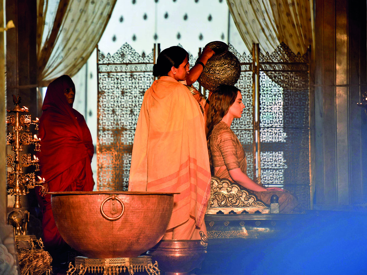 Manikarnika: The Queen of Jhansi review: 'Manikarnika: The Queen of ...