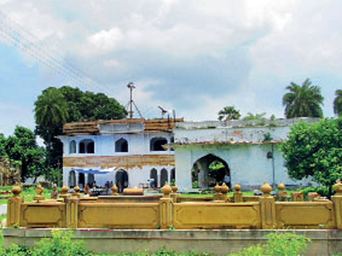 Chunar: History buff? Explore the ancient fort at Chunar in Mirzapur ...