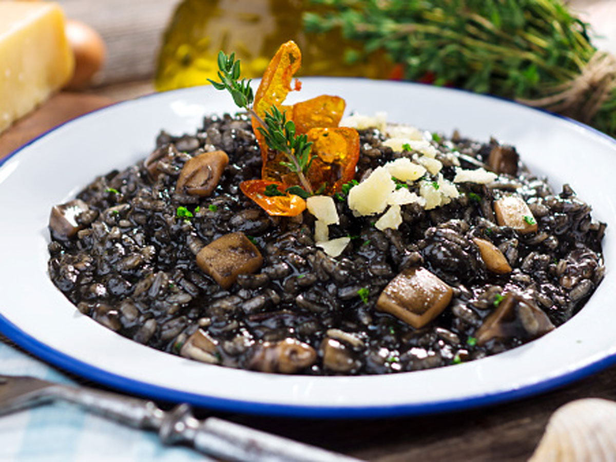 black: All black everything: Inky, dark-hued food is culinary world's ...