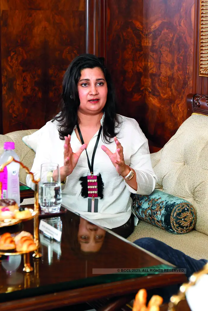 Minal Vazirani: ETPanache Dialogues: Bose Krishnamachari believes art ...